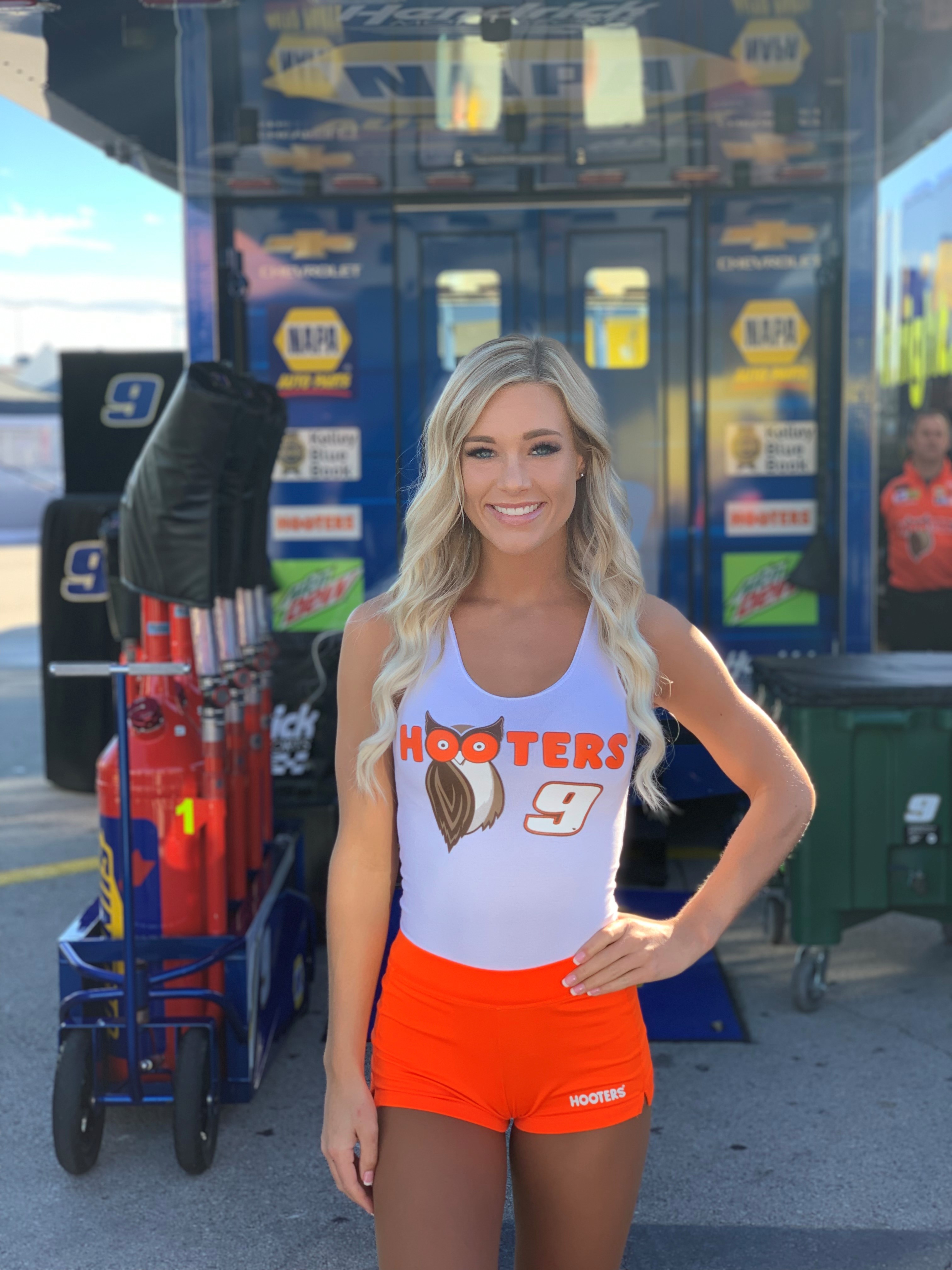 Hooters Colorado Pigskin Princess