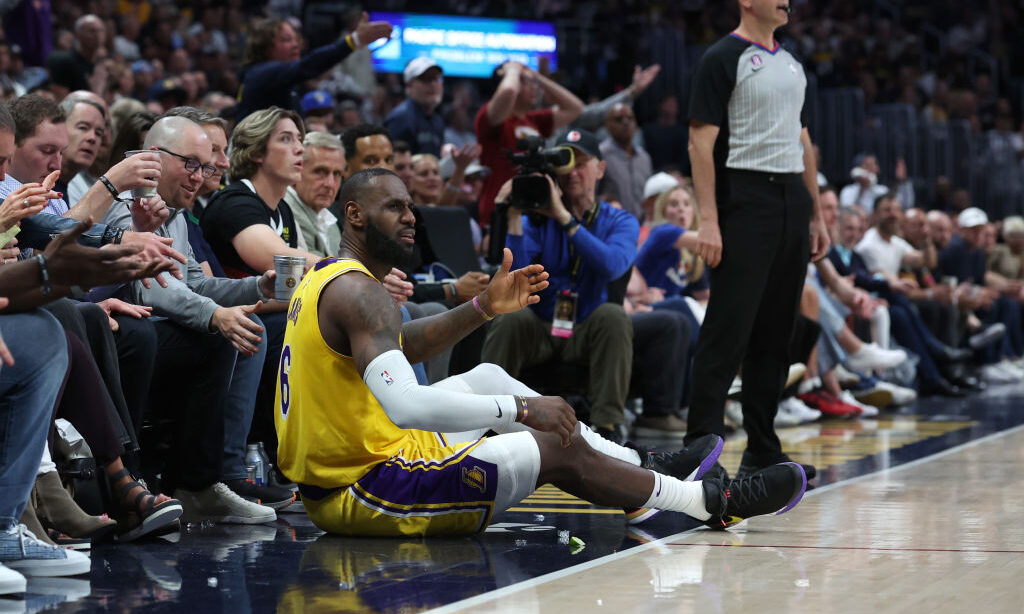 LeBron knows the Lakers blew an opportunity, but sees chance for a comeback